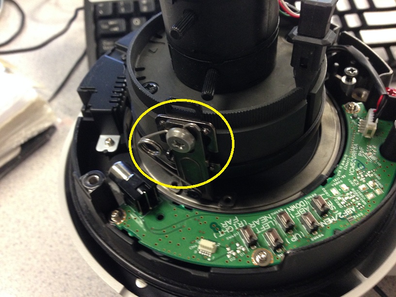 How to unlock the tilt screw on IS50 IS51 camclosure